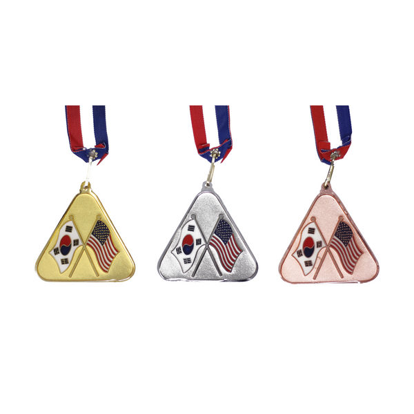 Deluxe Triangle Medal - Best Martial Arts / MOOTO USA